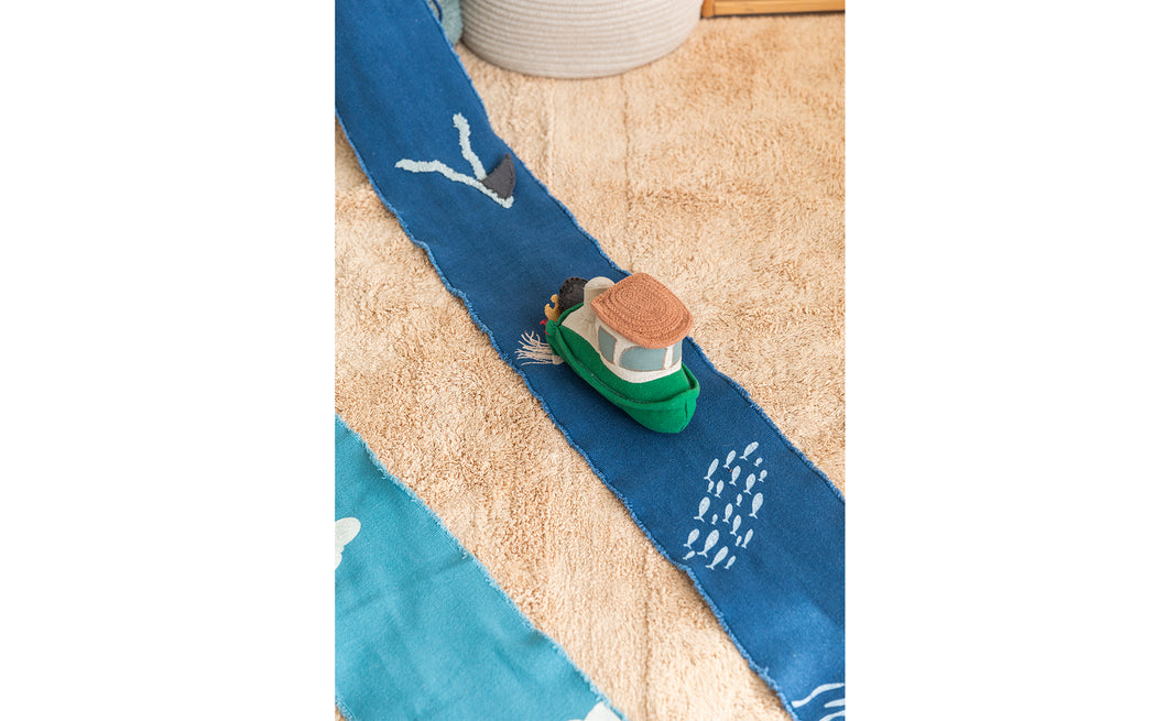 Ride & Roll Sea Clean Up Boat by Lorena Canals | SCP