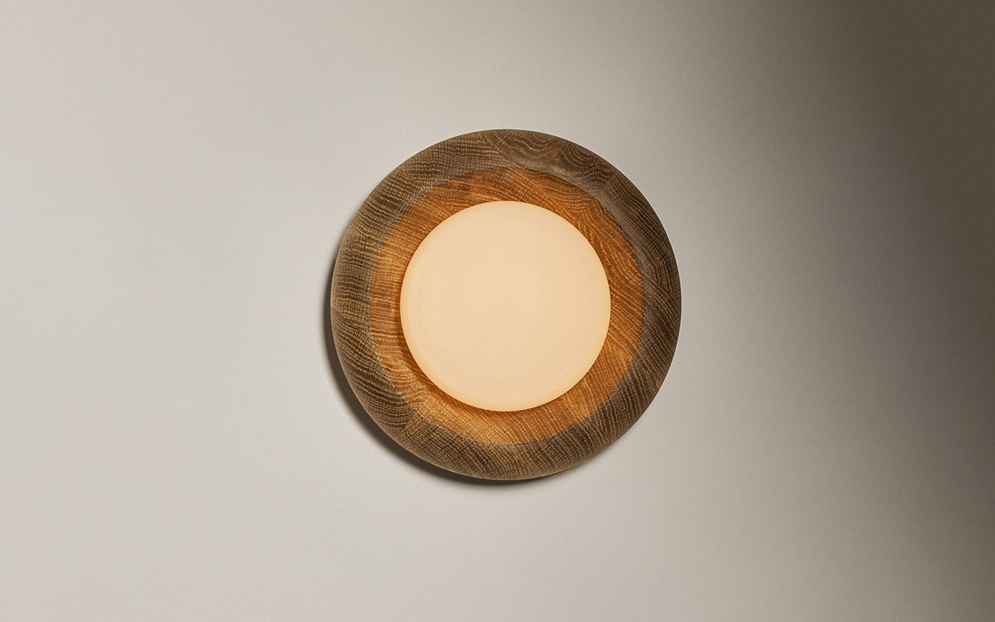 Humboldt sconce 01 - wood by Roll & Hill | SCP
