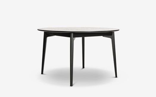 Dulwich round extending table by Matthew Hilton for Case | SCP